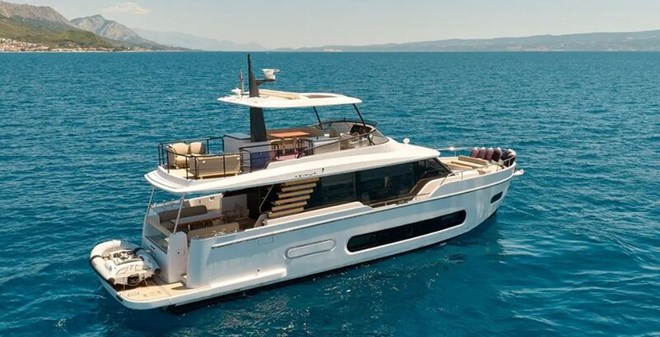 Azimut Magellano 60 Flybridge ID7341 - Motor yacht in marina Podstrana ...