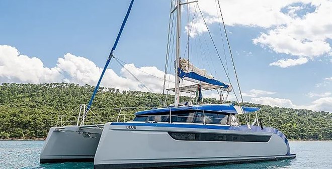 Luna 49 Blue ID6915 - Catamaran sailing yacht in marina Split for ...